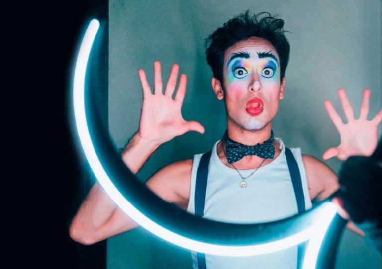 Gira por Europa: el mimo que pagó sus estudios con shows en la calle ...