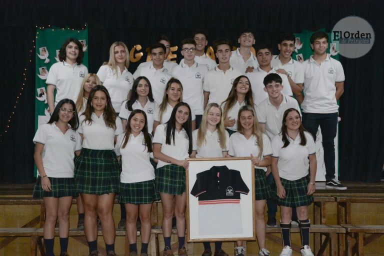 Noche De Despedida A Los 23 Egresados Del Colegio Sagrado Corazón El